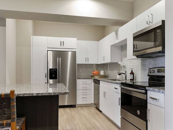 Off-Campus Housing and Sublets near Grand Canyon University